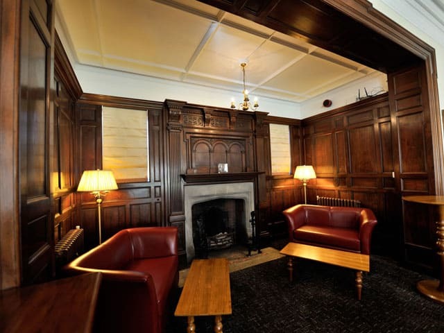 Hire The Warren | Hayes Room | VenueScanner
