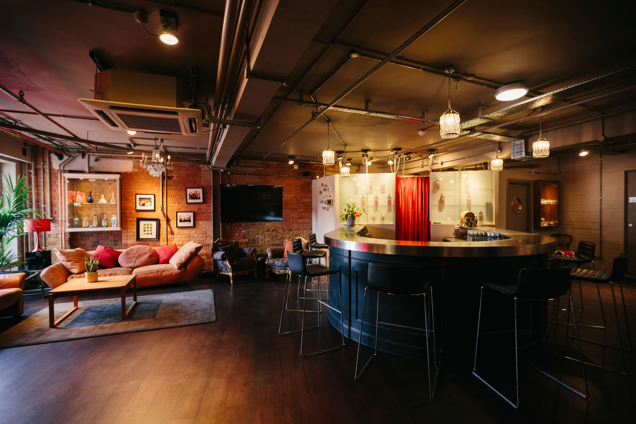 Hire Beefeater Gin Distillery | Beefeater Bar 24 | VenueScanner