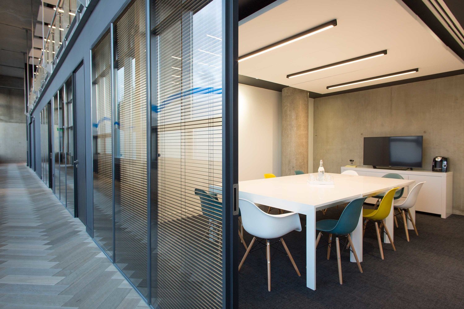 Hire The Buzz Rooms | Meeting Room 2 | VenueScanner