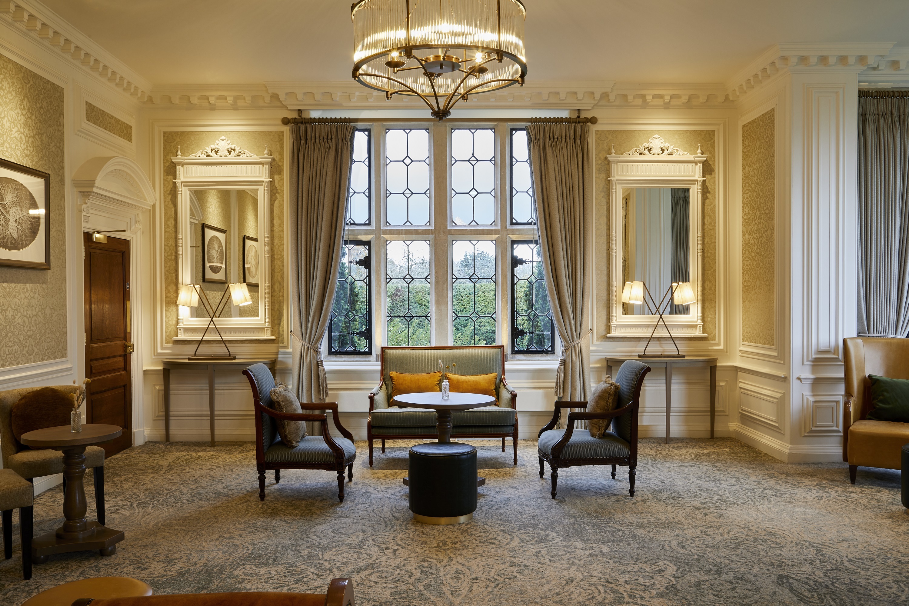 Hire Horwood House | The Manor Lounge | VenueScanner