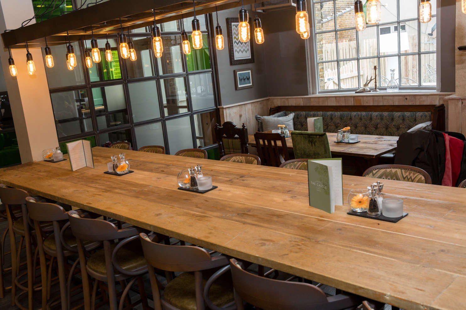 Hire The Castle, Tooting | The Knights Table | VenueScanner