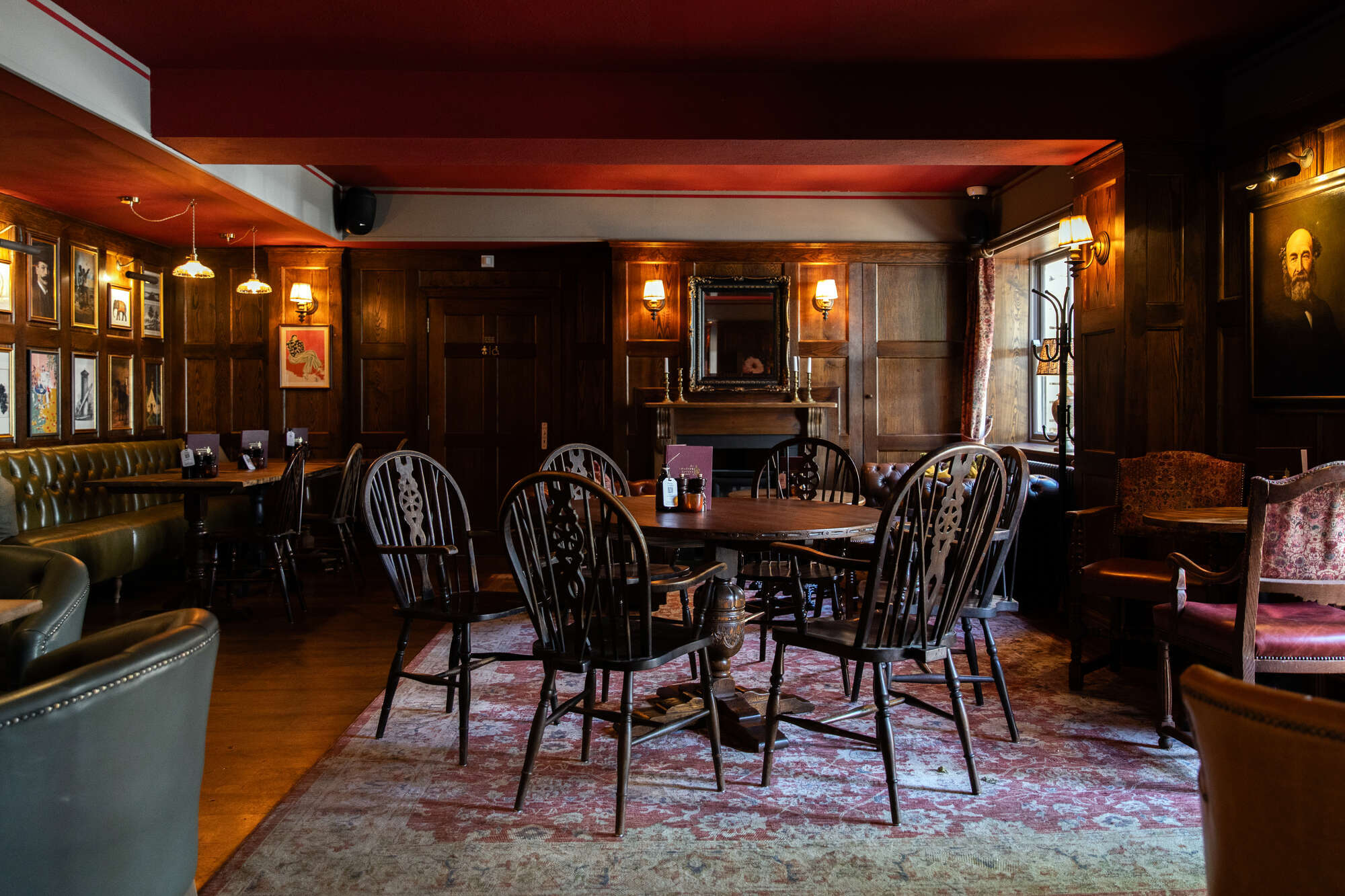 Hire The Leather Bottle, Earlsfield | The Lounge | VenueScanner