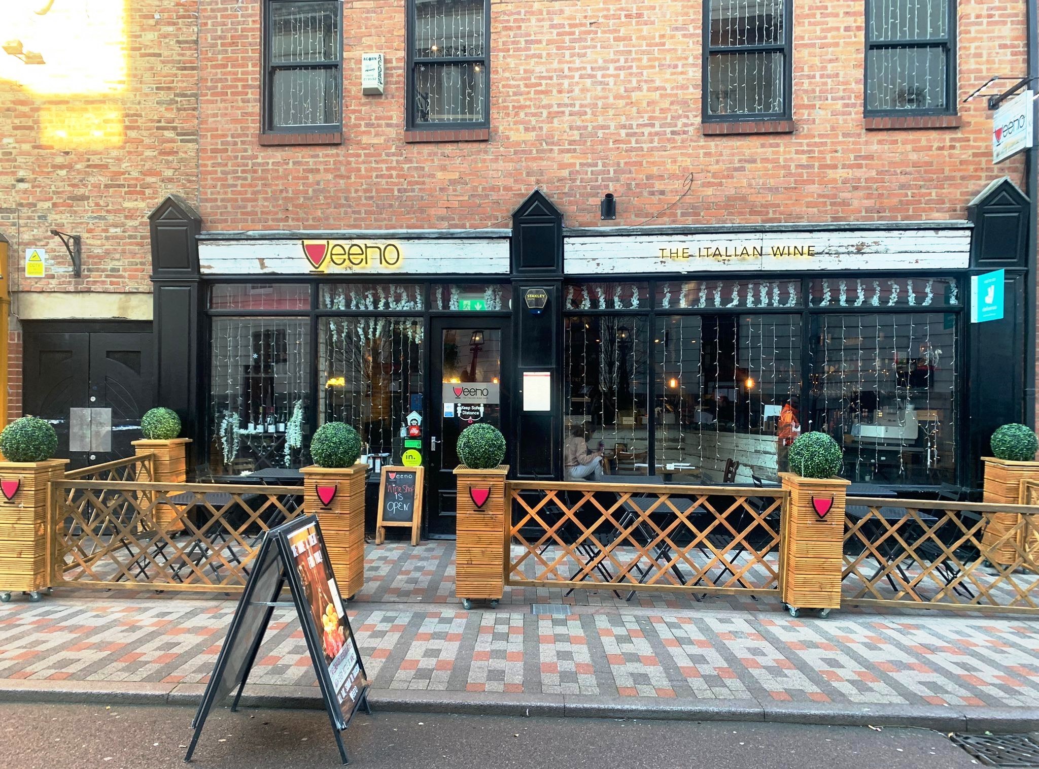 Hire Veeno Leicester | VenueScanner