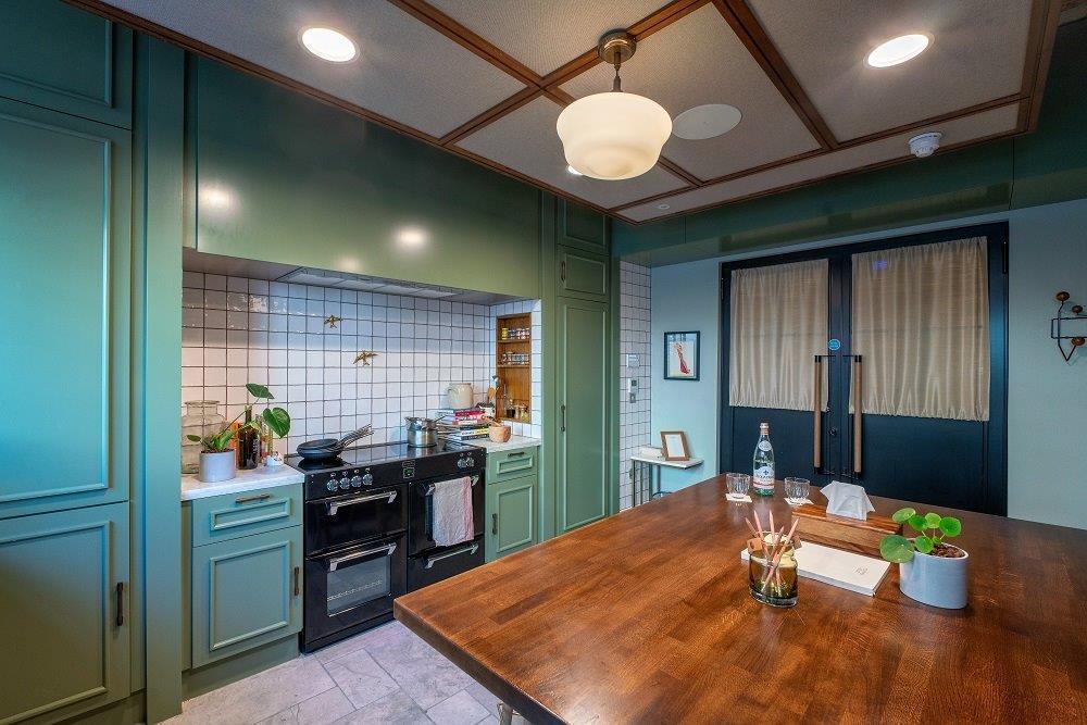 Hire Mortimer House | Kitchen Table | VenueScanner
