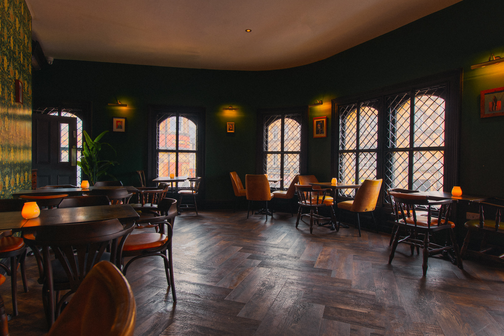 Hire The Maven | Green Room | VenueScanner