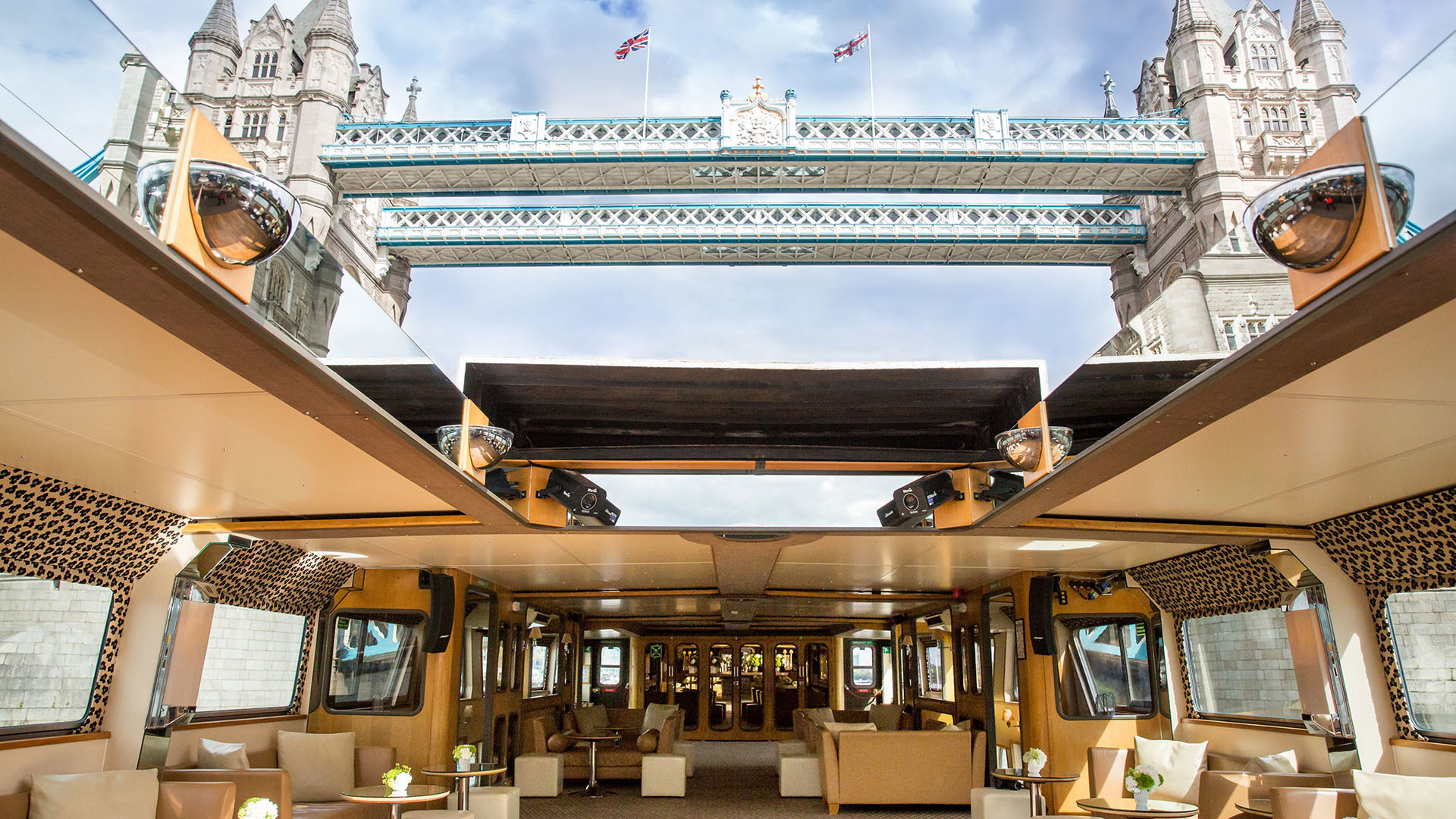 Hire Woods' Silver Fleet | Silver Barracuda | VenueScanner