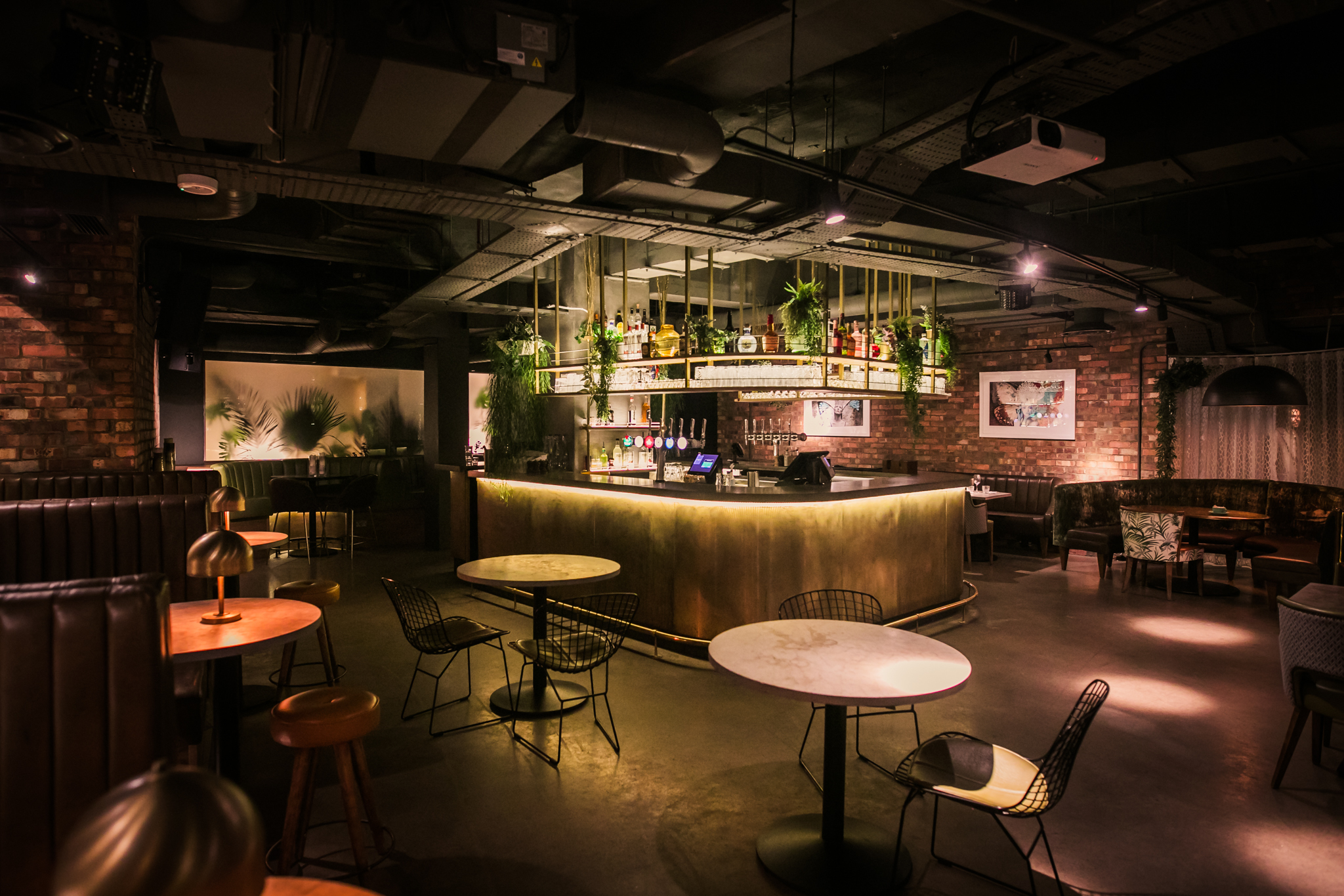 Hire Wren Tavern | 5CC Cocktail Bar | VenueScanner