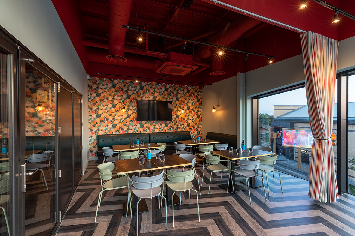 Hire Puttshack Lakeside | Sapphire Private Room | VenueScanner