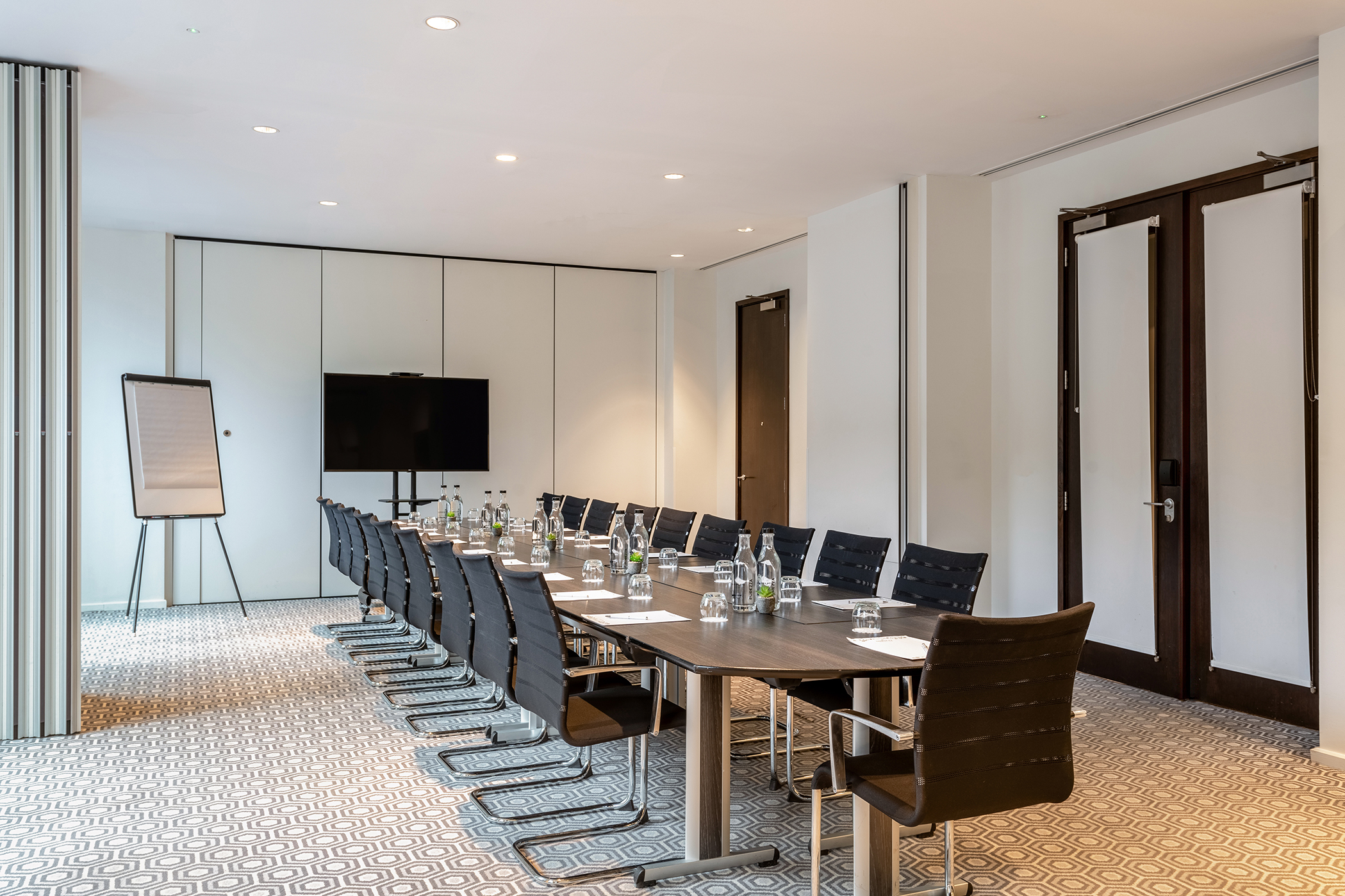 Hire Dorsett Shepherds Bush Hotel Meeting Space | VenueScanner