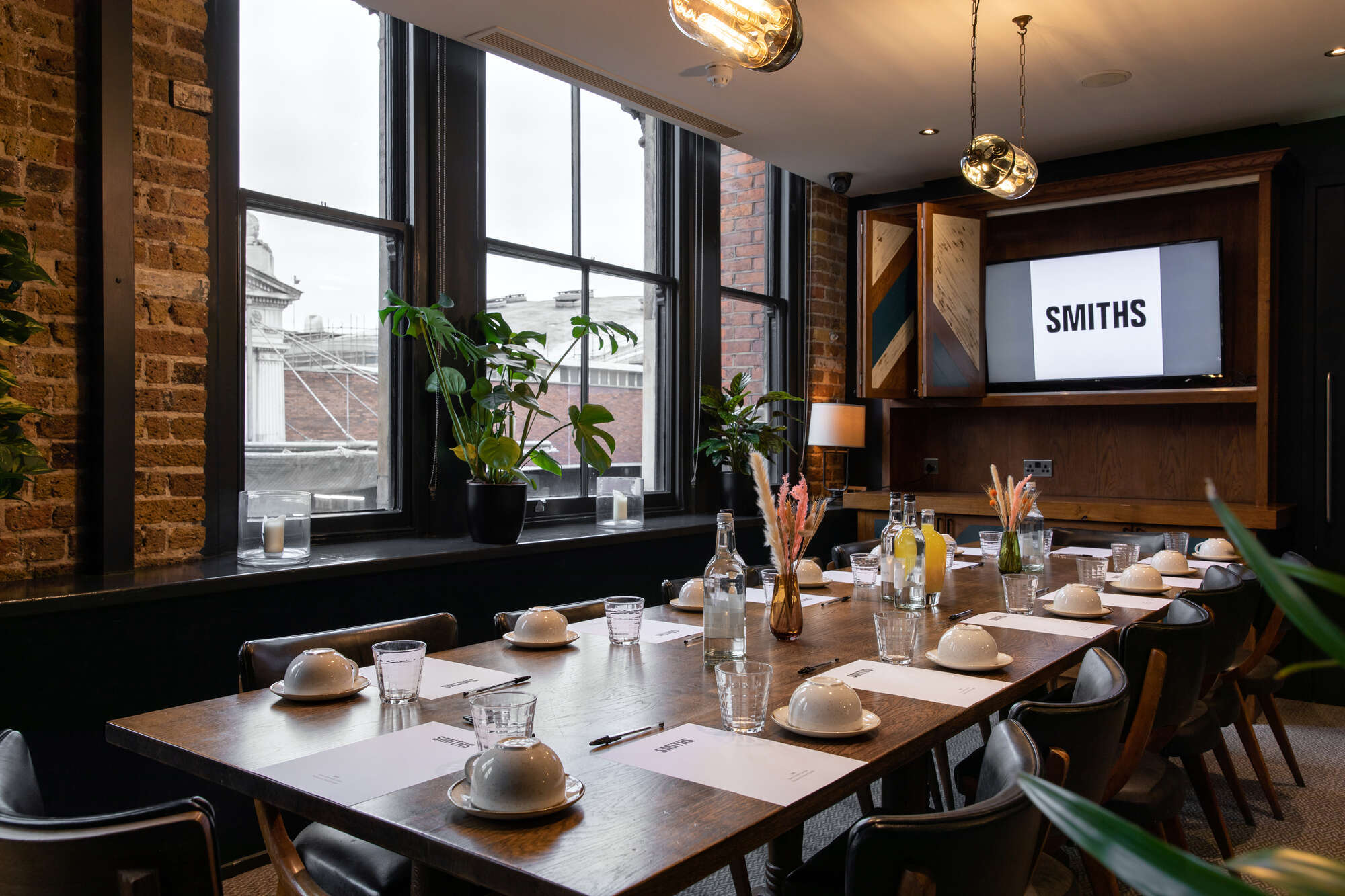 Hire Smiths Of Smithfield | VenueScanner